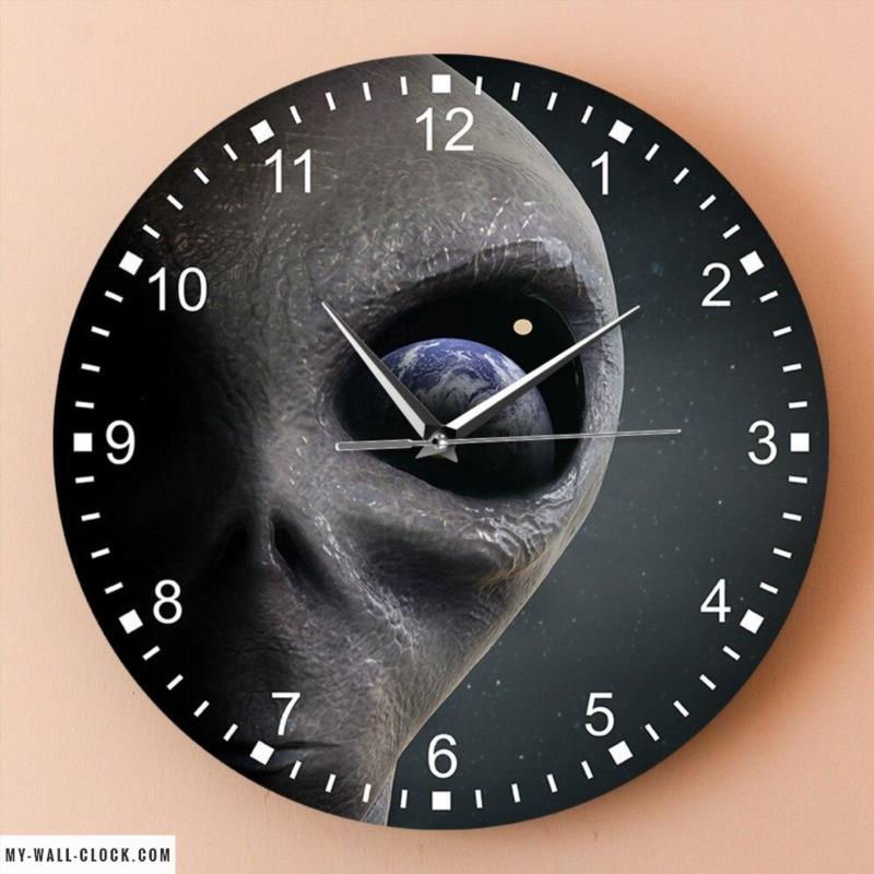 Alien Clock | My Wall Clock